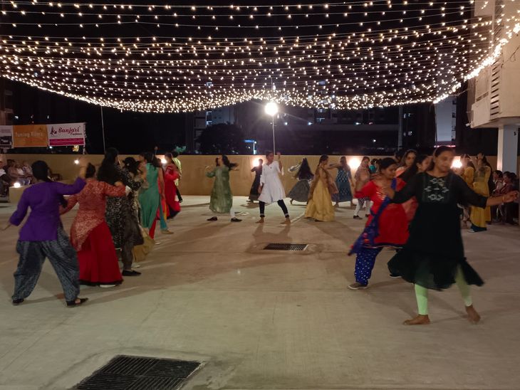 Photos and videos of the first day of Navratri held at Speedwell ...