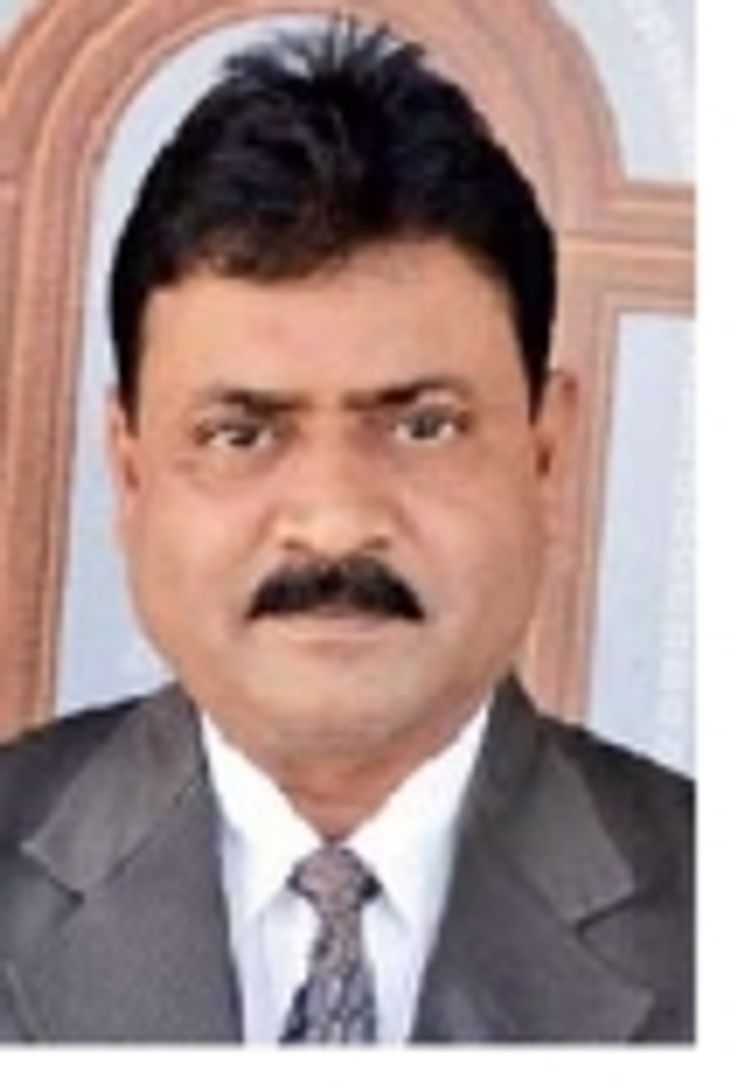 A leader of Prajapati Samaj died of a heart attack while taking a bath ...