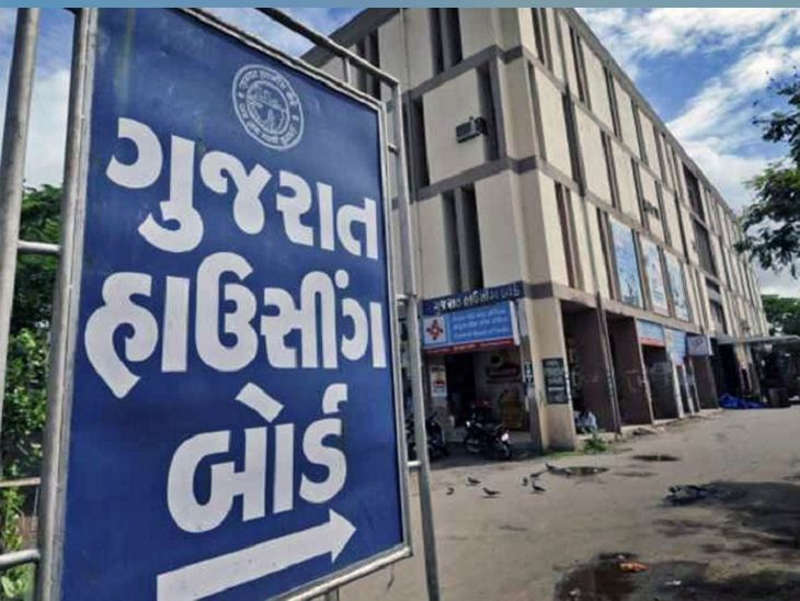 Controversy over redevelopment in Shastrinagar apartments, 48 flats ...