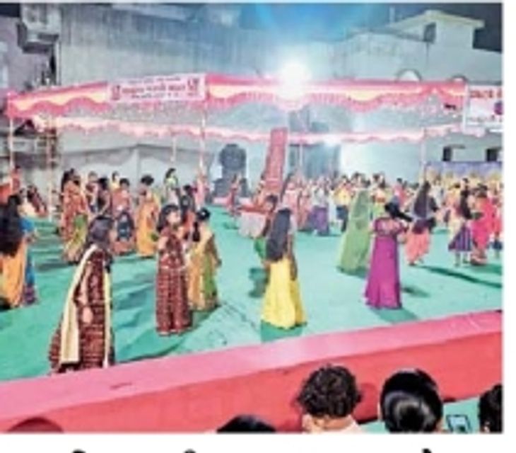 304 girls of Garba Mandal were encouraged in Ramnath Society of ...