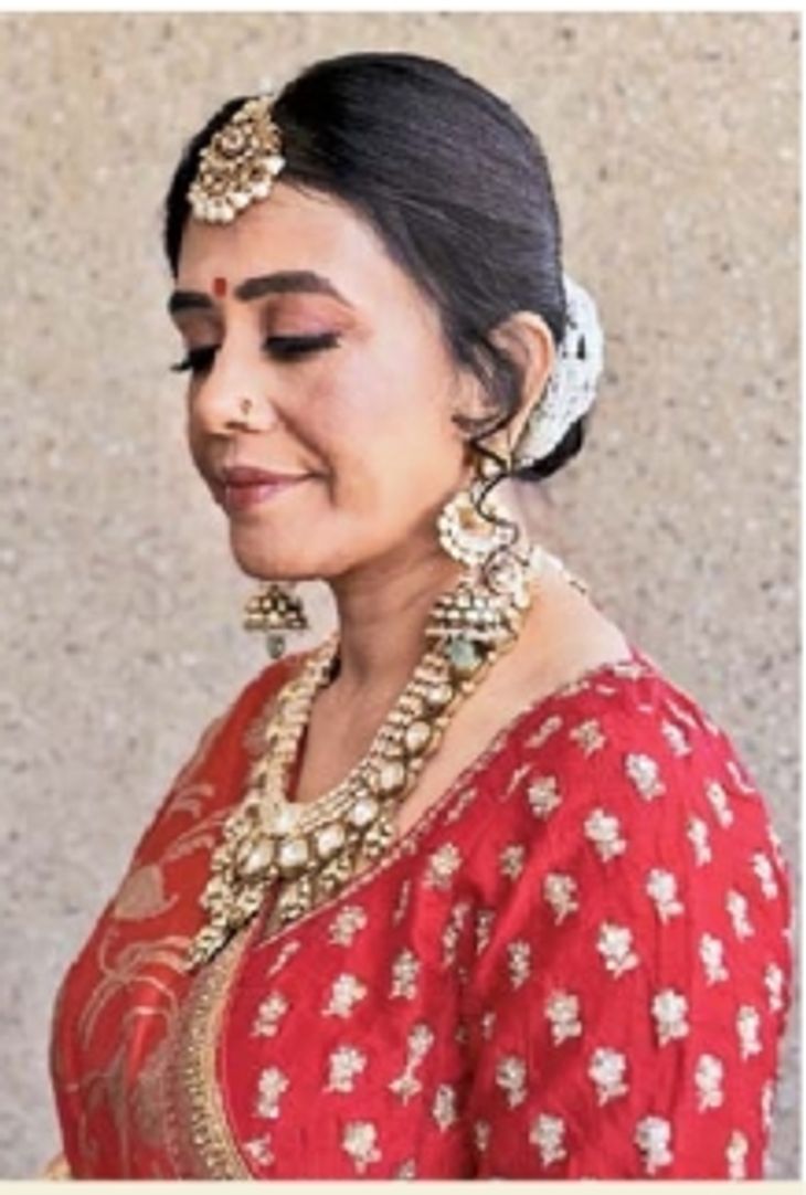 Create a do-it-yourself look with a bright outfit, hair braids and ...