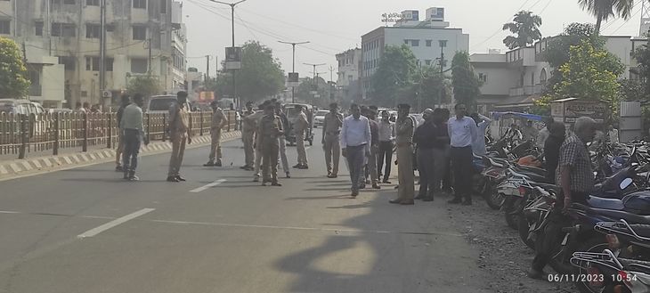 Construction of fly over bridge at a cost of 50 crores in Godhra has ...