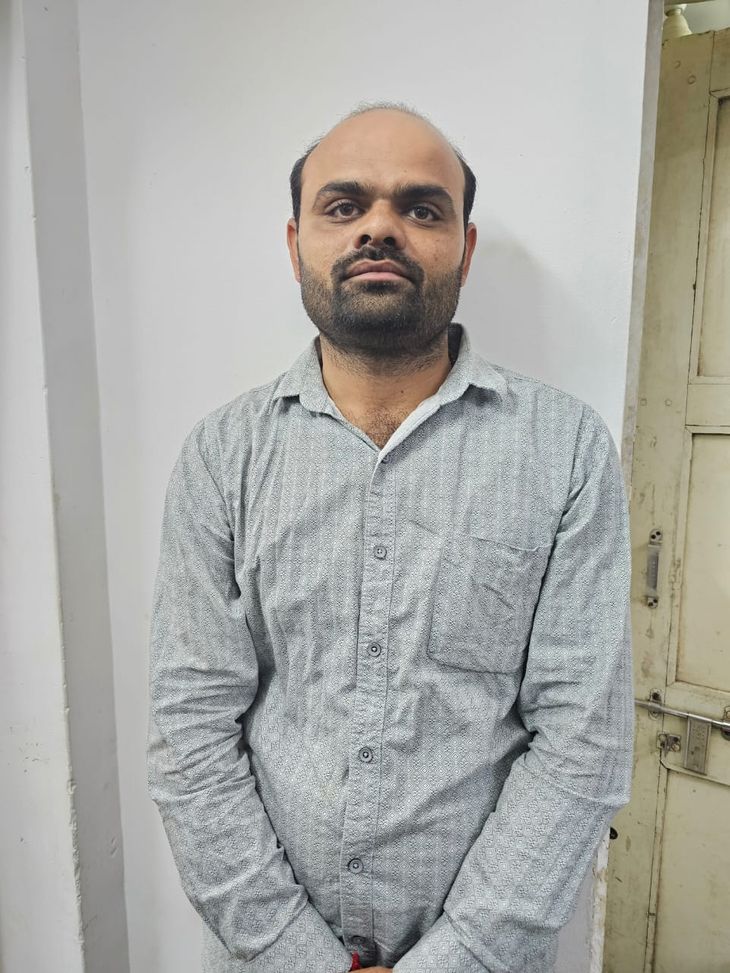 7 arrested along with two more accused in fake office scam on Monday ...