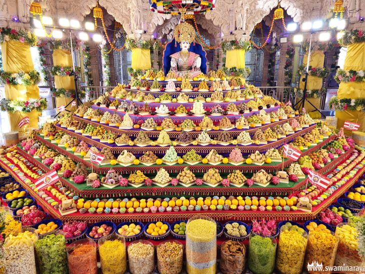 Annakoot darshan was held everywhere in Kutch, 50 thousand people ...