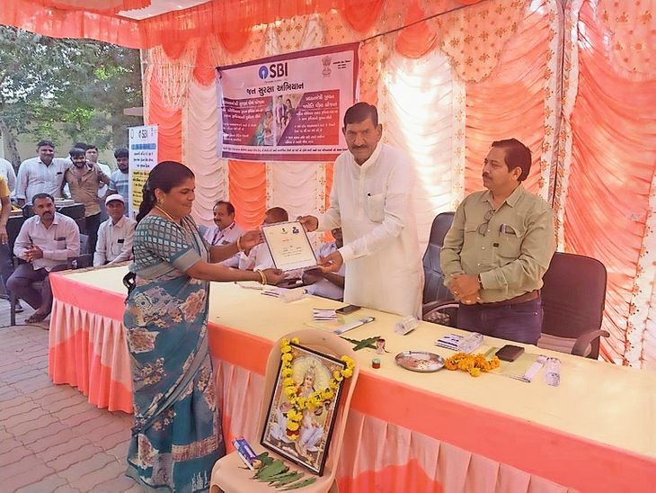 ODF Plus model released under Wankaner's Dhuwa Swachh Bharat Mission ...