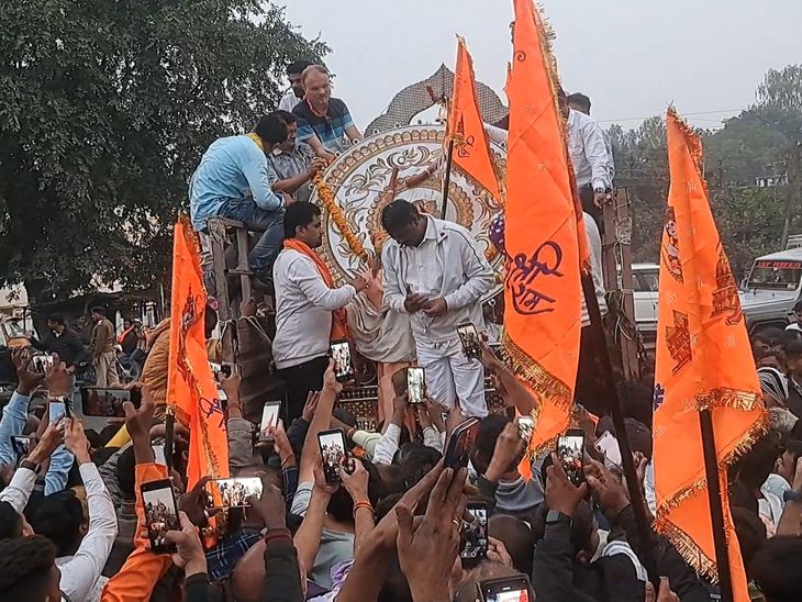 A special Nagaru prepared by the Dabgar Samaj received a grand welcome ...