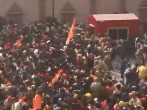 Ayodhya Ram Mandir LIVE Photos Update , The Ram Temple On The First ...