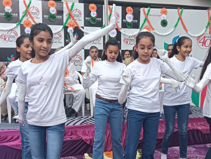 75th Republic Day Celebration at Sri Muktajivan English School Maninagar | ગણતંત્ર દિન: શ્રી ...