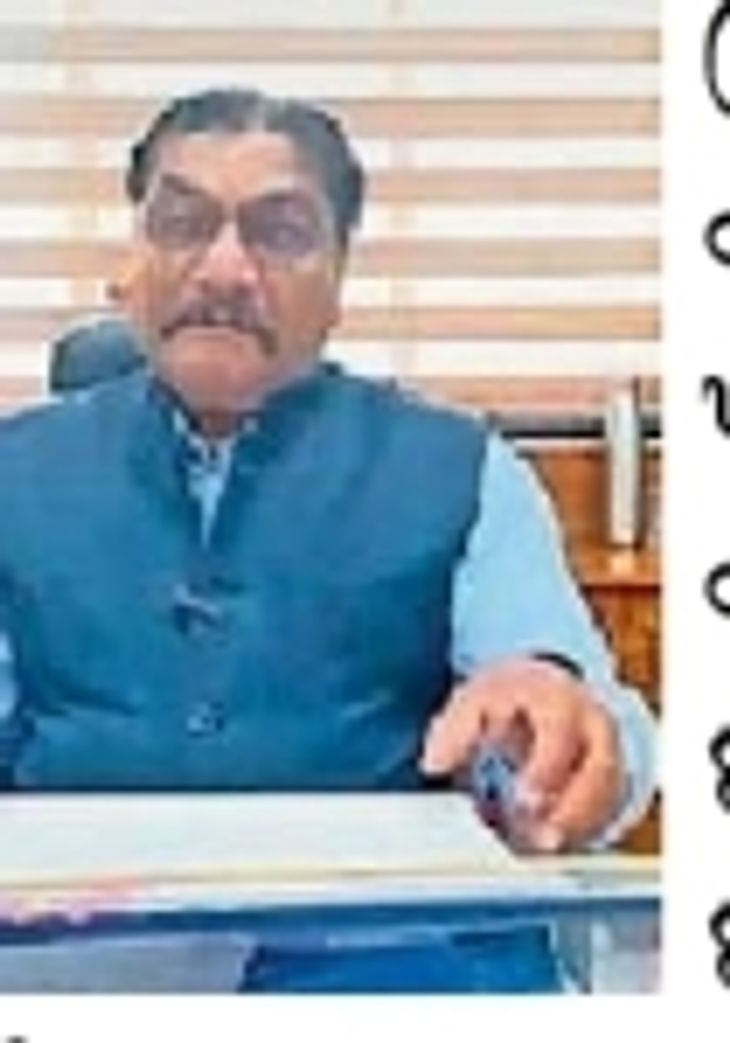 UGVCL in-charge superintending engineer caught taking bribe of Rs.50 ...