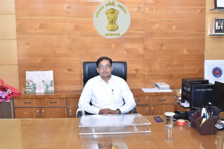 The newly appointed Collector of Valsad took charge