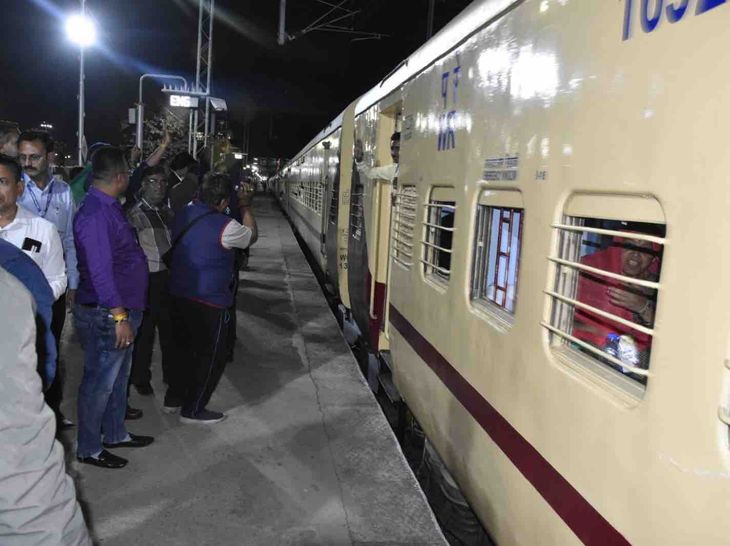 Astha special train to visit Ram Mandir in Ayodhya was given green ...