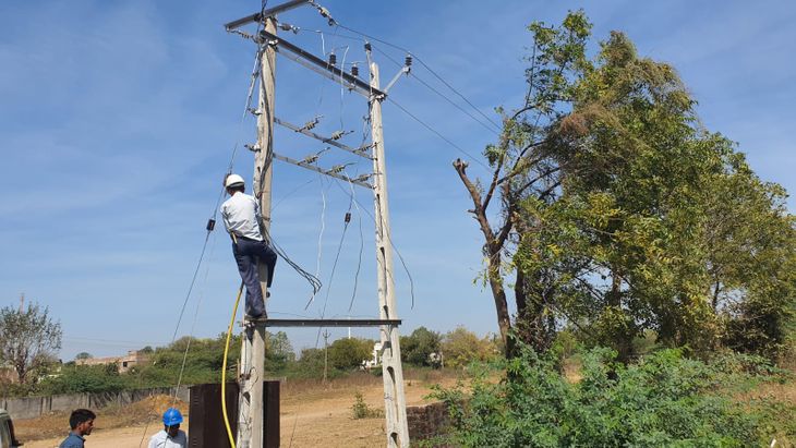 Narayan Dham Sosa of Naswadi is happy that electricity supply has ...