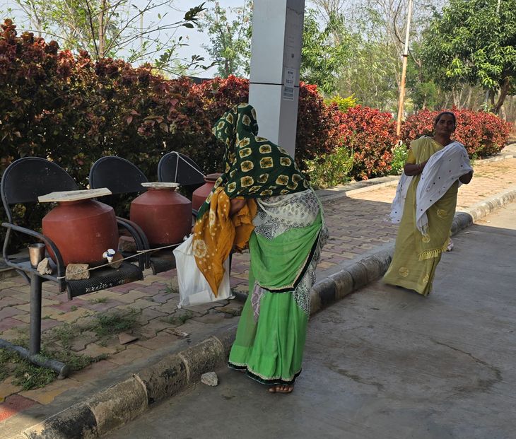 In Naswadi Sevasadan, the water cooler stopped for 2 years, people took ...
