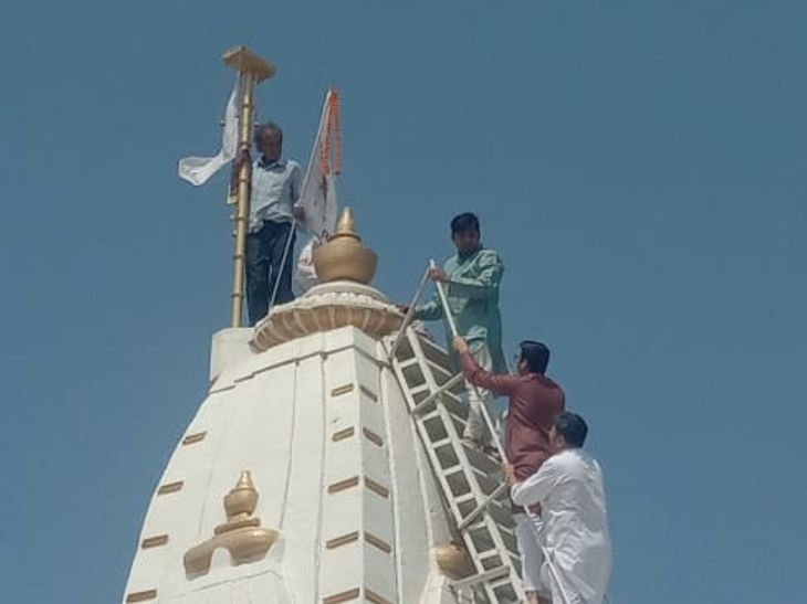 A flag was hoisted on the occasion of the anniversary at Pareva Veer ...