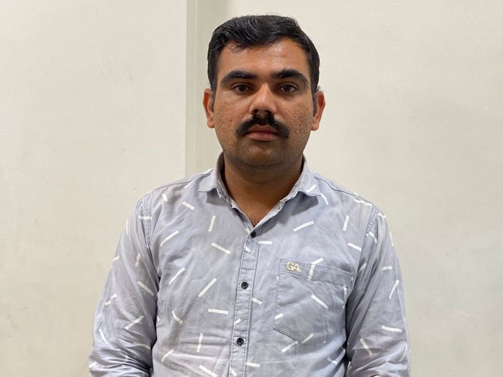 ACB nabs Palanpur RTO inspector and his middleman red-handed for taking ...