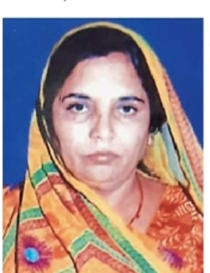 Janeta also passed away at the time of her son's cremation in Bhachau ...
