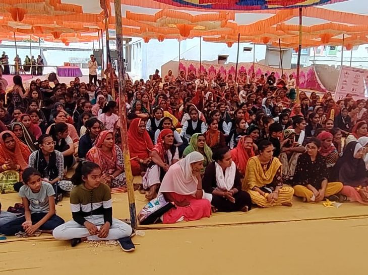 In Dayapar, a health fair was held under Jadale Jo Jatan by Lokvani ...