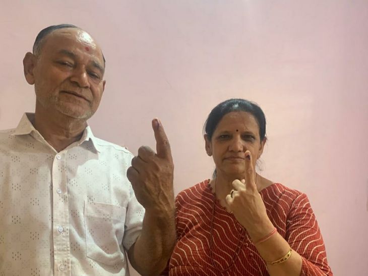 An Akhani couple from Gandhinagar voted in the Lok Sabha elections ...