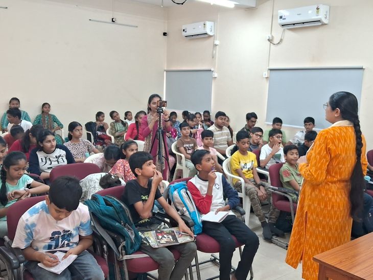 Students of classes 6 to 12 at S.P. University were inspired to become ...