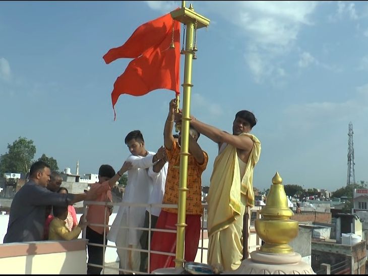 Shri Kashi Vishwanath Mahadev Dada's 13th birthday was celebrated in ...