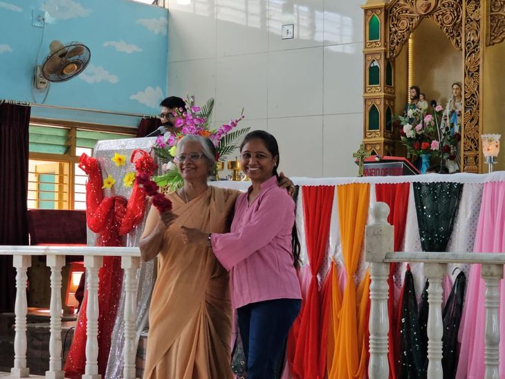 'Feast of Param Prasad' at Nadiad and reception of nine ordained ...