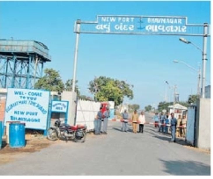 Bhavnagar Port is the graveyard of ship anchors | એક્સક્લુસિવ: શિપ ...