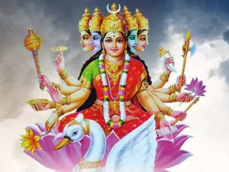 Mata Gayatri Goddess of the Pancha elements, worshiping her increases ...