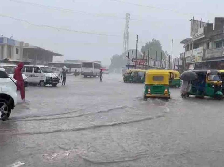 Meghraja arrives with a bang amid heavy rain forecast in Banaskantha ...