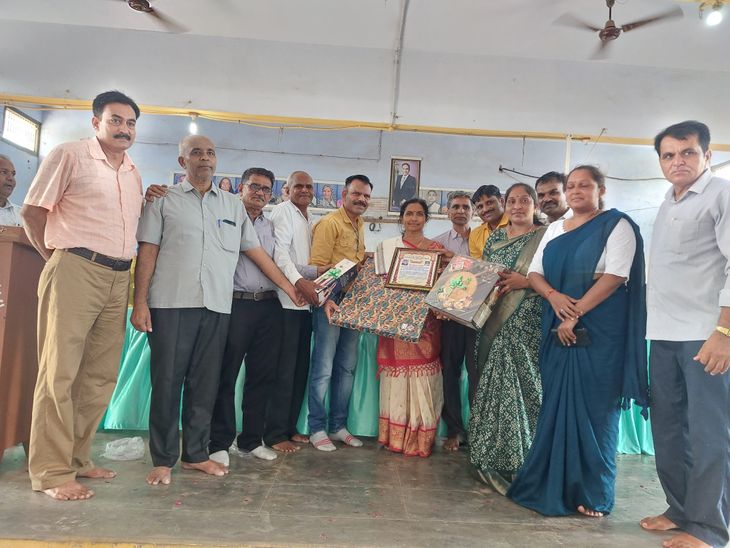 Farewell ceremony of Gitaben Patel held at Shri Dr.SJ Patel Sarvodaya ...