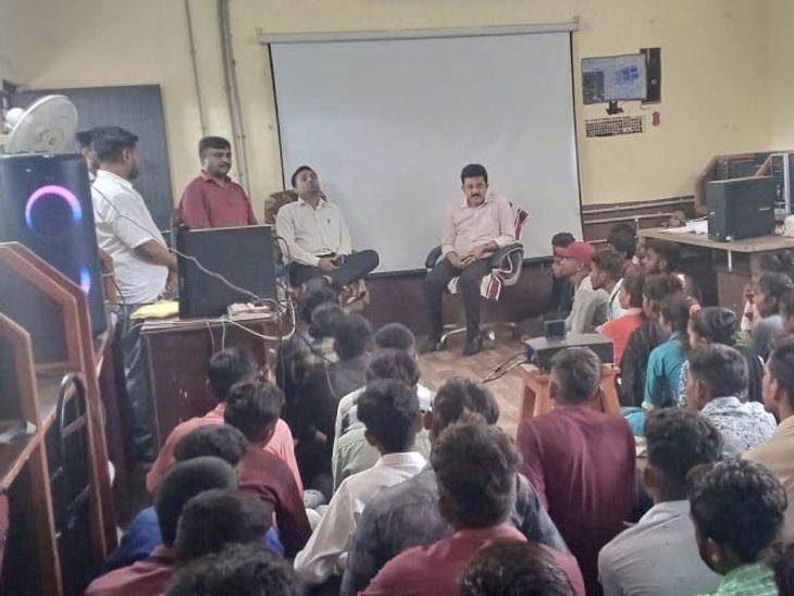 An E-KYC seminar was organized by District Supply Officer and Deputy ...