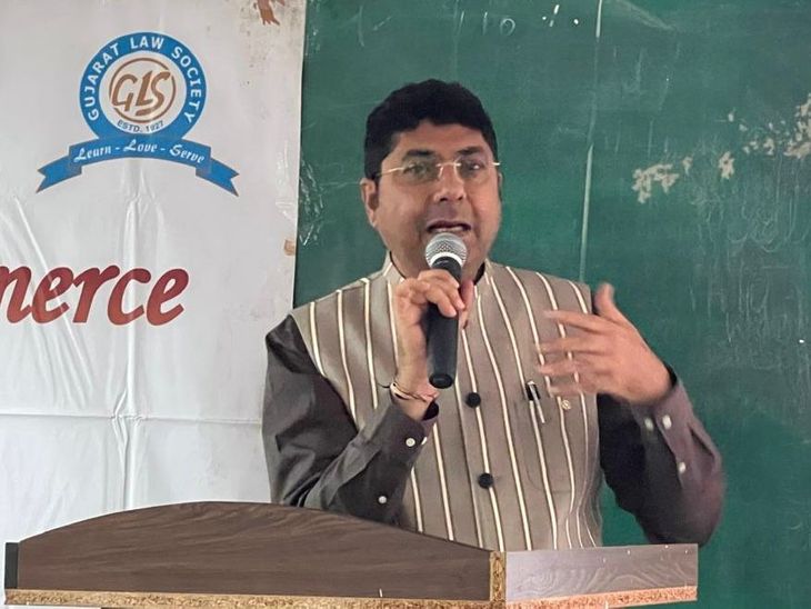 A speech was held by the H. a. College of Commerce N. C. C. department ...