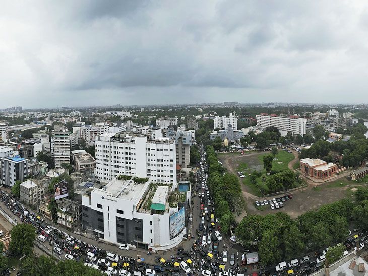 Kalaghoda-Mangalpande Bridge opened after 20 hours from 10 am to 2 pm ...