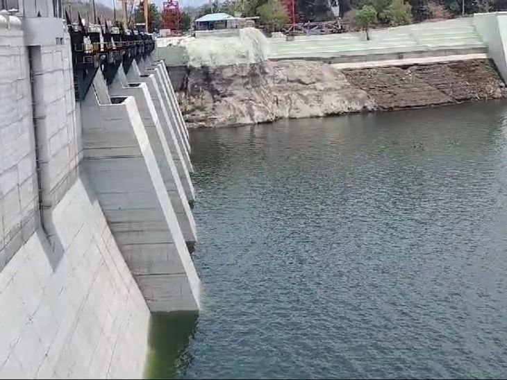 The level of Narmada dam rose two meters in two days