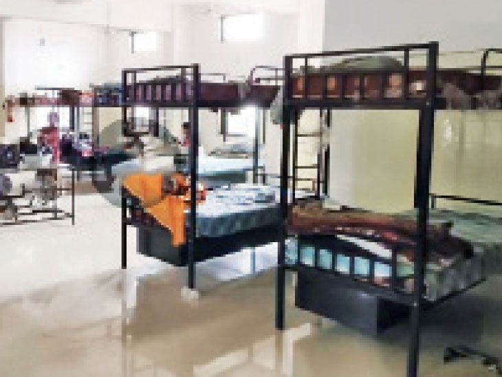 Door-to-door vehicle drivers occupied, desperadoes out of shelter home ...