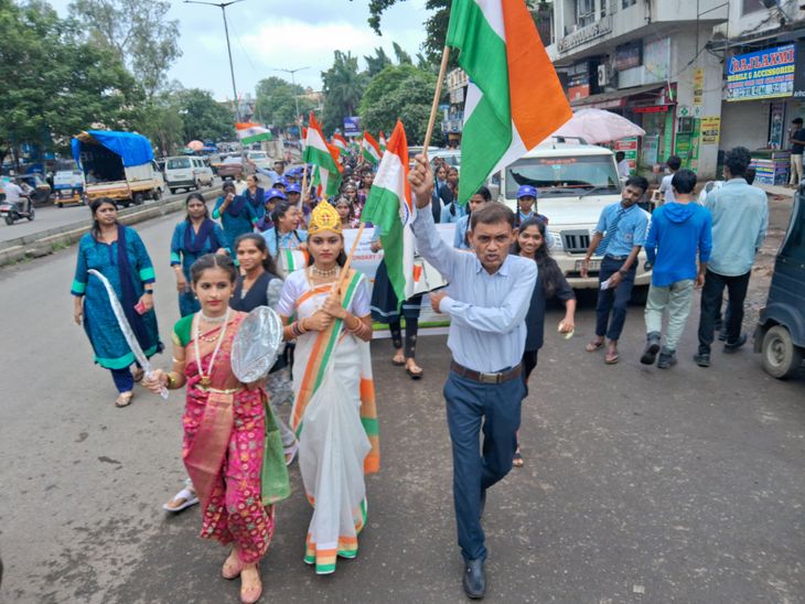 A tricolor rally took place from Tokarkhada school in Danah under Har ...
