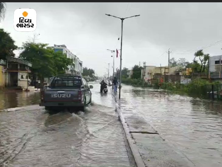 After more than 7 inches of rain in Bijapur, water all around, blackout ...