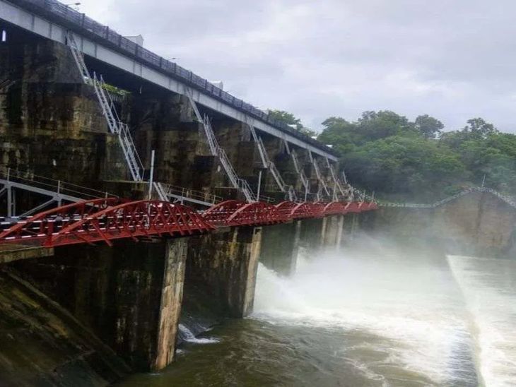 Three gates of reservoir opened up to point 30 m to maintain rule level ...