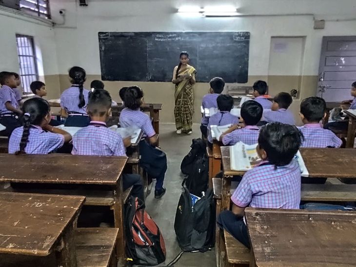Shri.V. R. Karve. Prof. Pvt. Teacher's Day was celebrated in the school ...