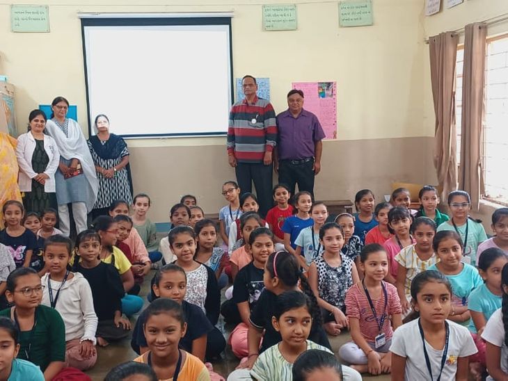 100 girls of CN Vidyalaya were guided on menstrual hygiene by Rahi ...