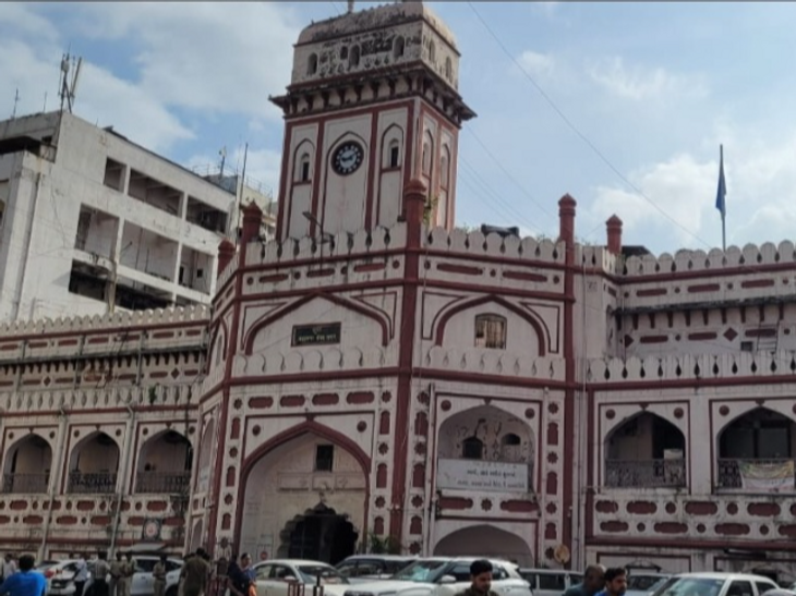 90 m around Surat city. 30% for Gujarat Government, 35% for Surat ...