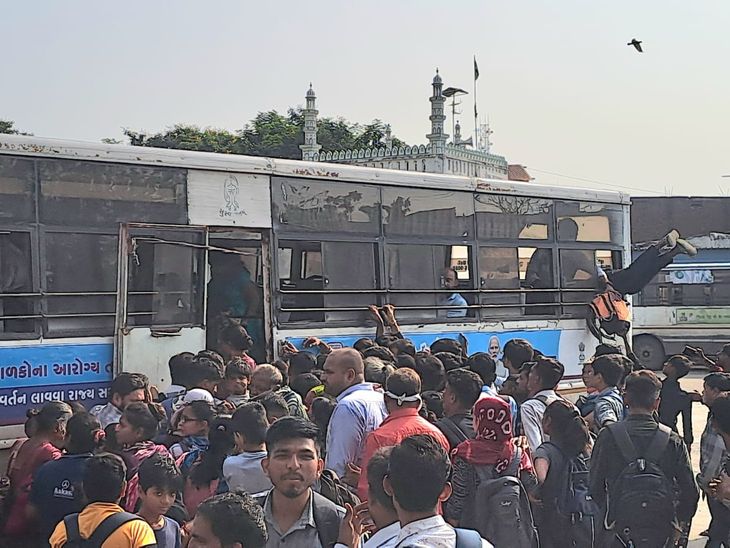 Problem of not getting enough buses on time