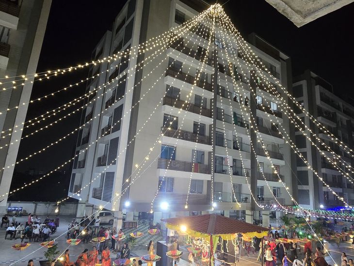 On the second day of Navratri in the Royal City, people dressed in ...