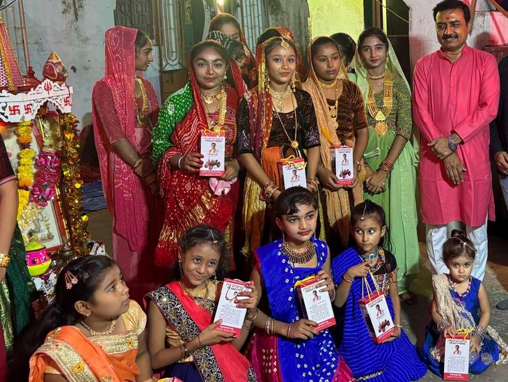 Lhani was distributed to the children of Garbe Ghumti in Khambhalia and ...