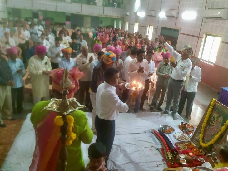 Organized program at Rajput Bhawan in Godhra; Urvashi Devi of the royal ...