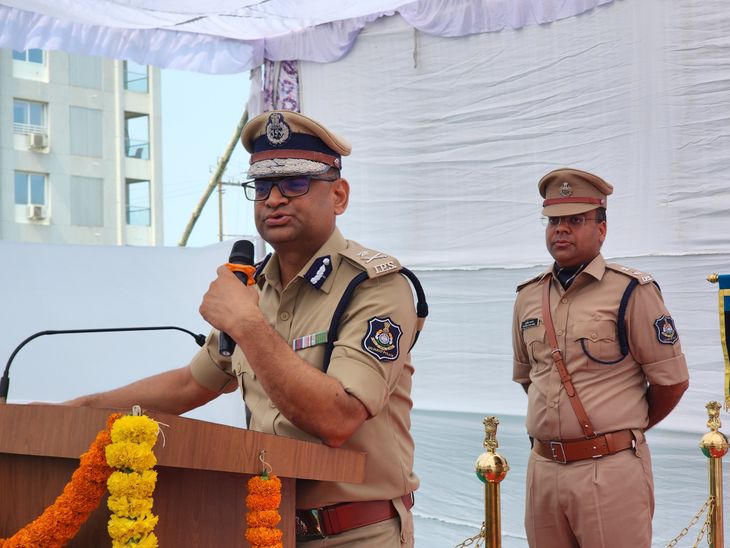 Conducted annual inspection of police in Navsari district by Range IG ...