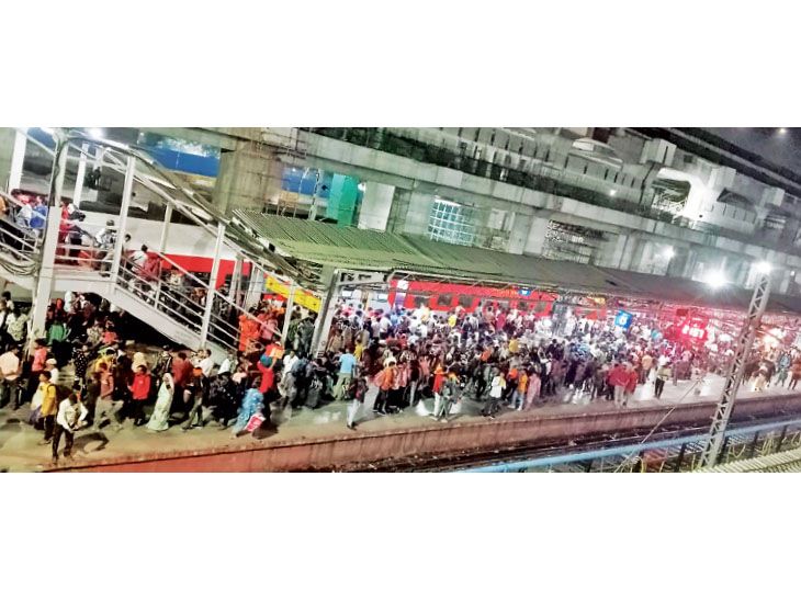 Chaos as passengers of three trains converged on platform no.8-9 ...