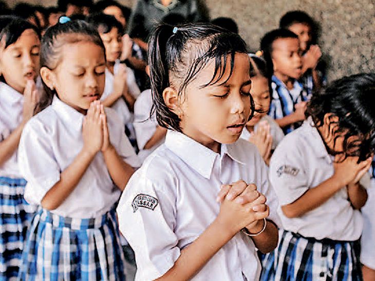 Will those days of chanted prayers in school return?