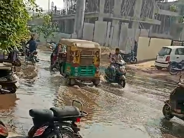 Road water without rain water | વગર વરસાદે રોડ પાણી પાણી: નિકોલમાં ...