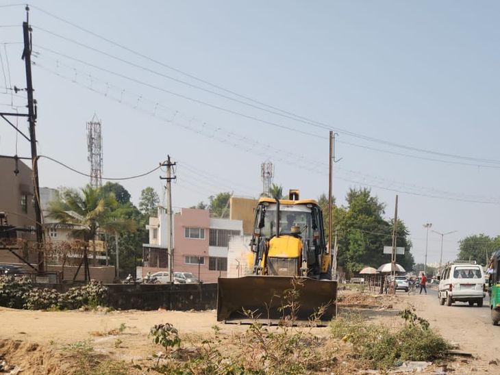 Diversion for vehicles as underpass work begins | અંડરપાસનું કામ શરૂ ...
