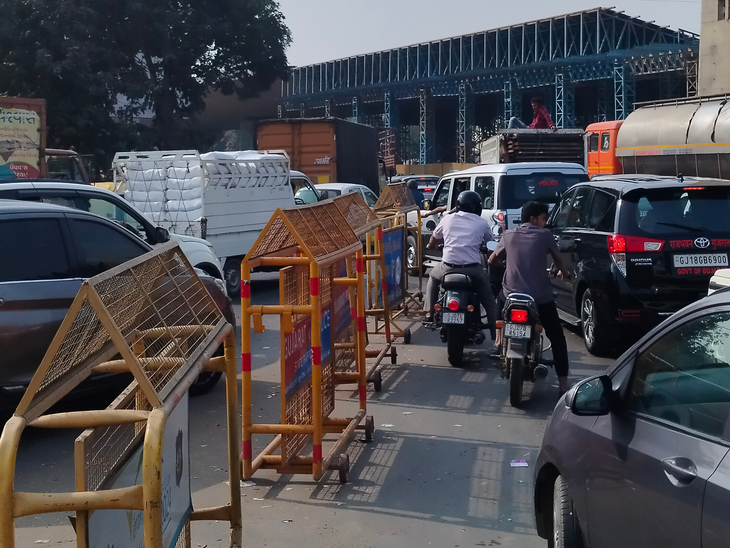 Diversion due to overbridge work near Tapovan Circle and Bhat Circle on ...